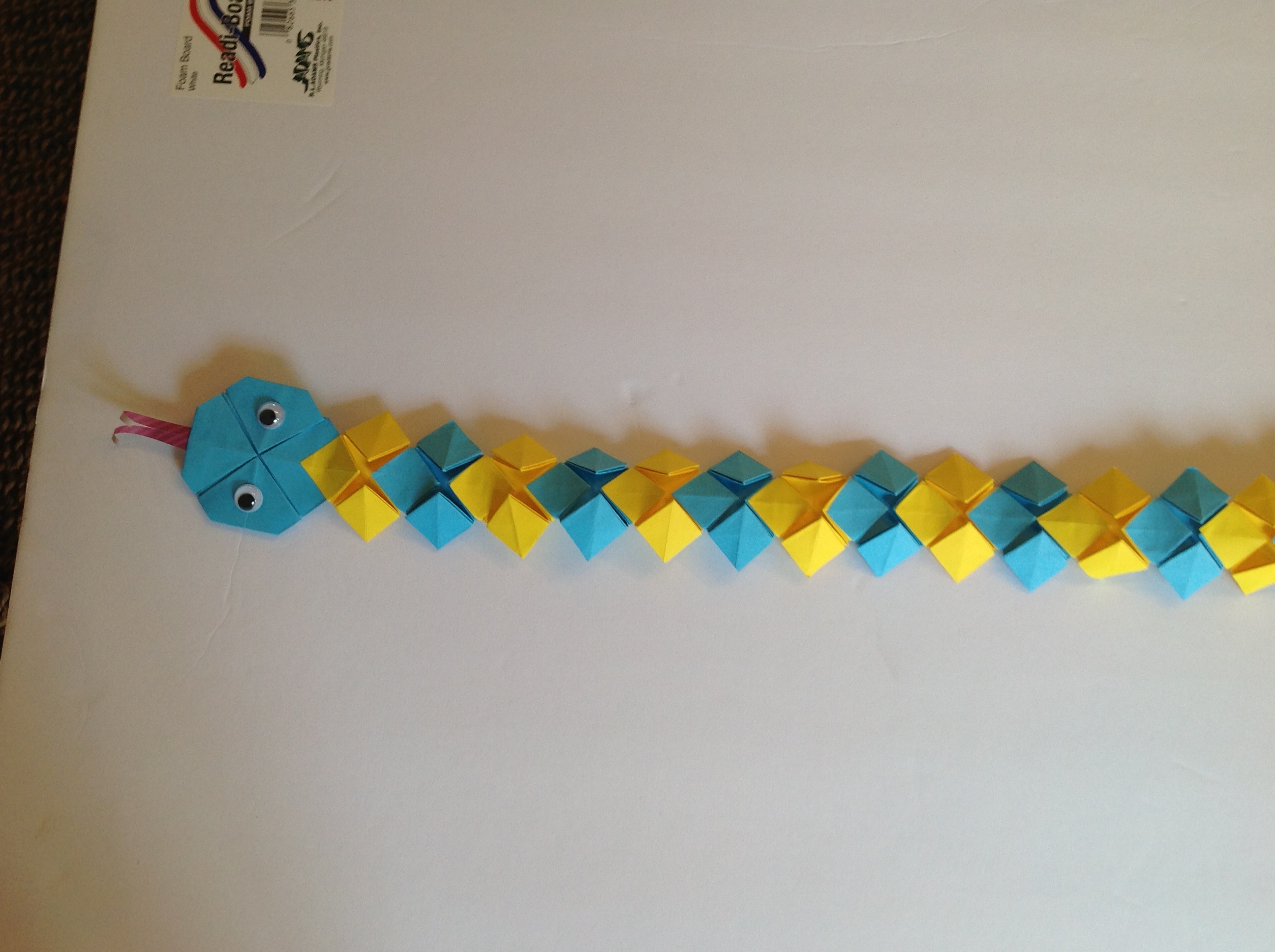 How to Fold An Articulated Origami Snake – Detective Gluck